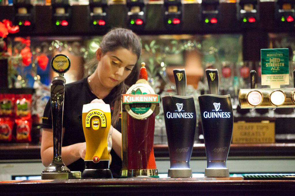 Rose & Shamrock Village Inn - Havelock North Hawke's Bay